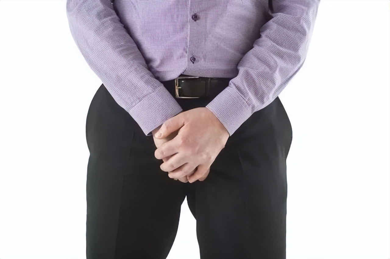 Is it a disease that the testicles are one big and one small, one high ...