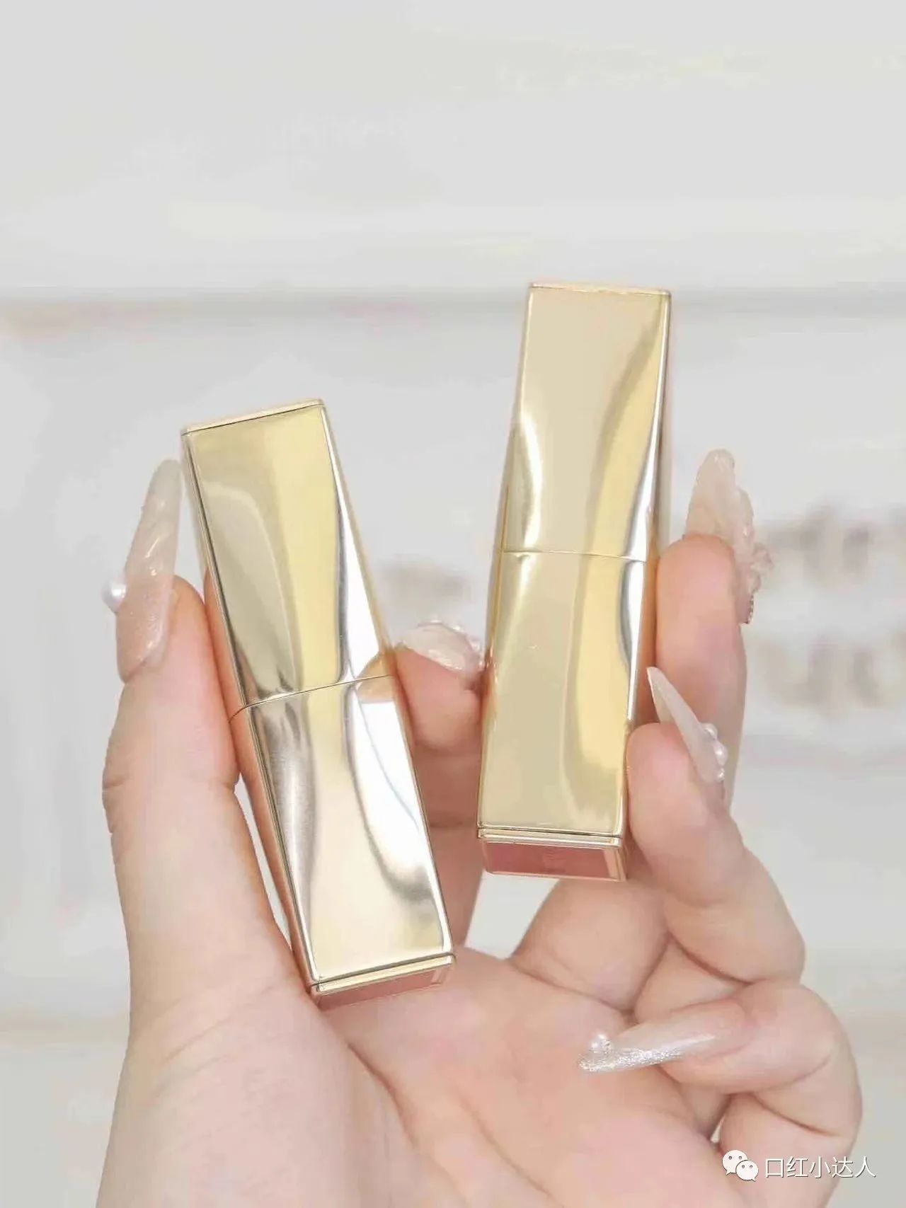 Estee Lauder model N626 and N669 lipstick color test, which one looks ...