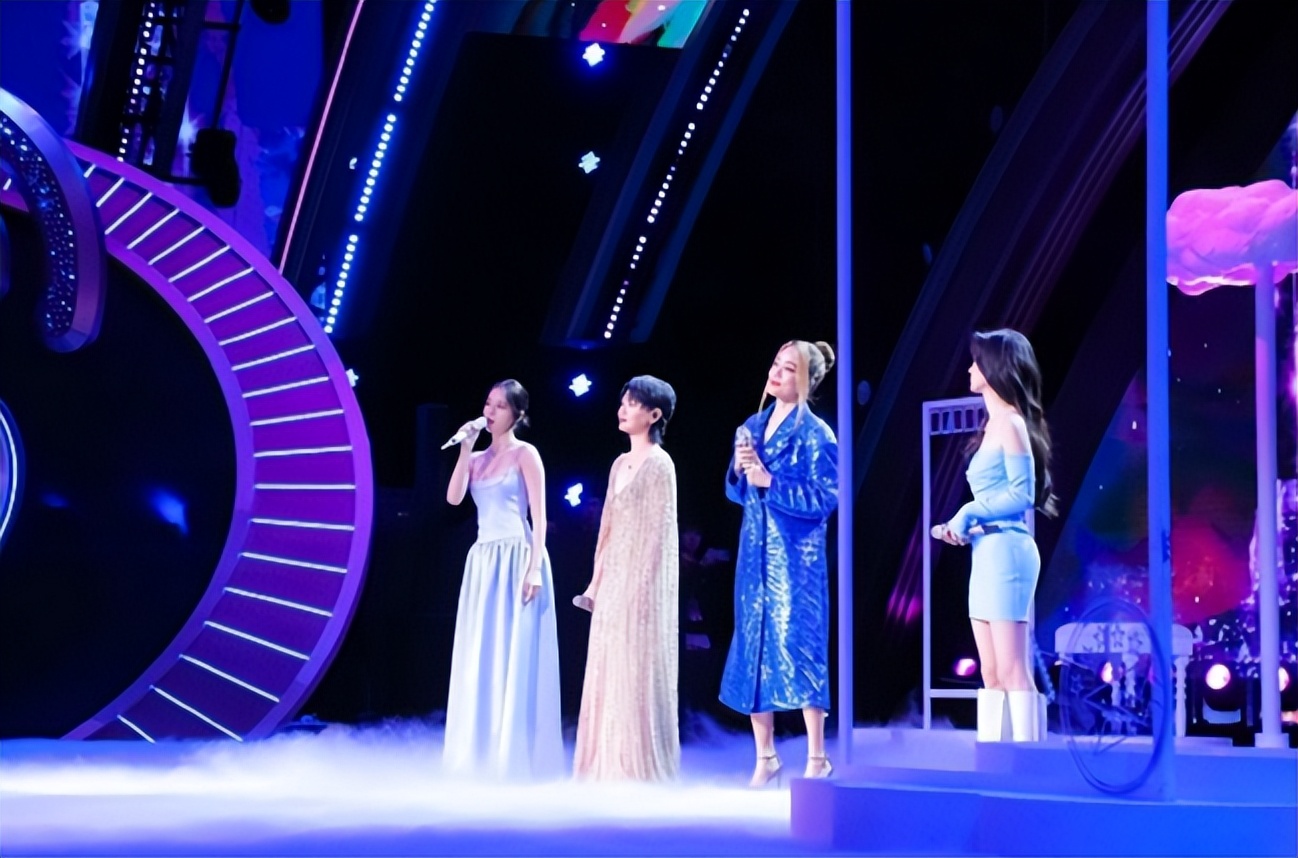 False singing parties flooded, and real singing became a "clear stream ...