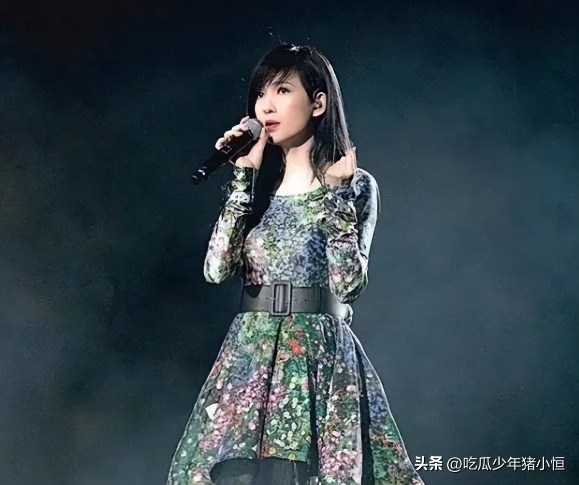 55-year-old Zhou Huimin is slender and renovated her house by herself ...