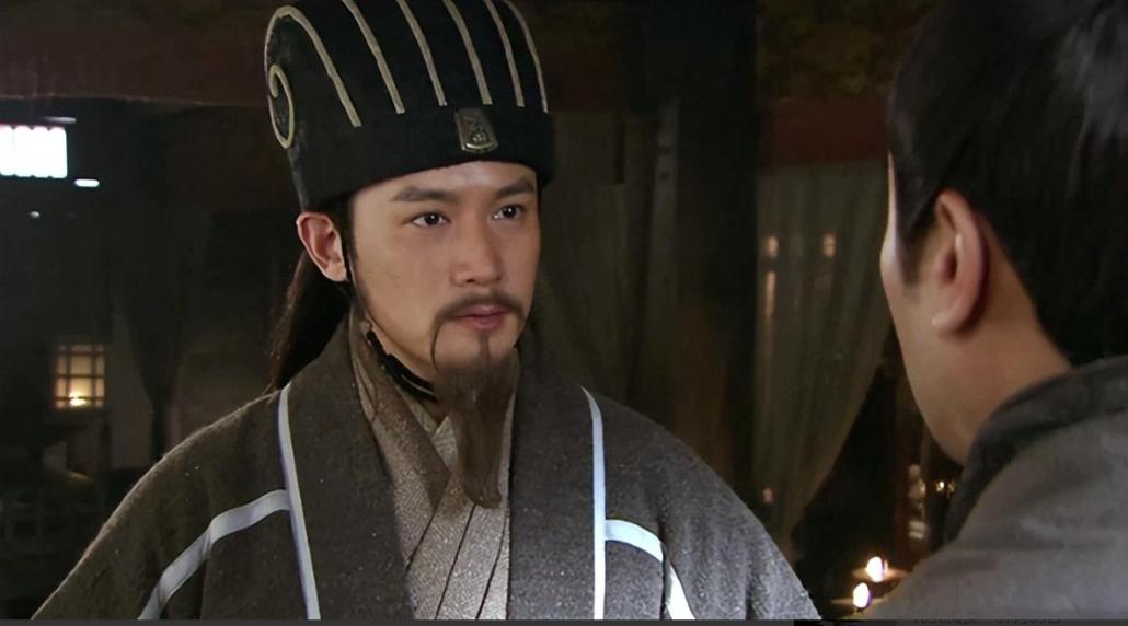 Before his death, Zhuge Liang left an undercover agent to kill the two great talents of the Shu ...