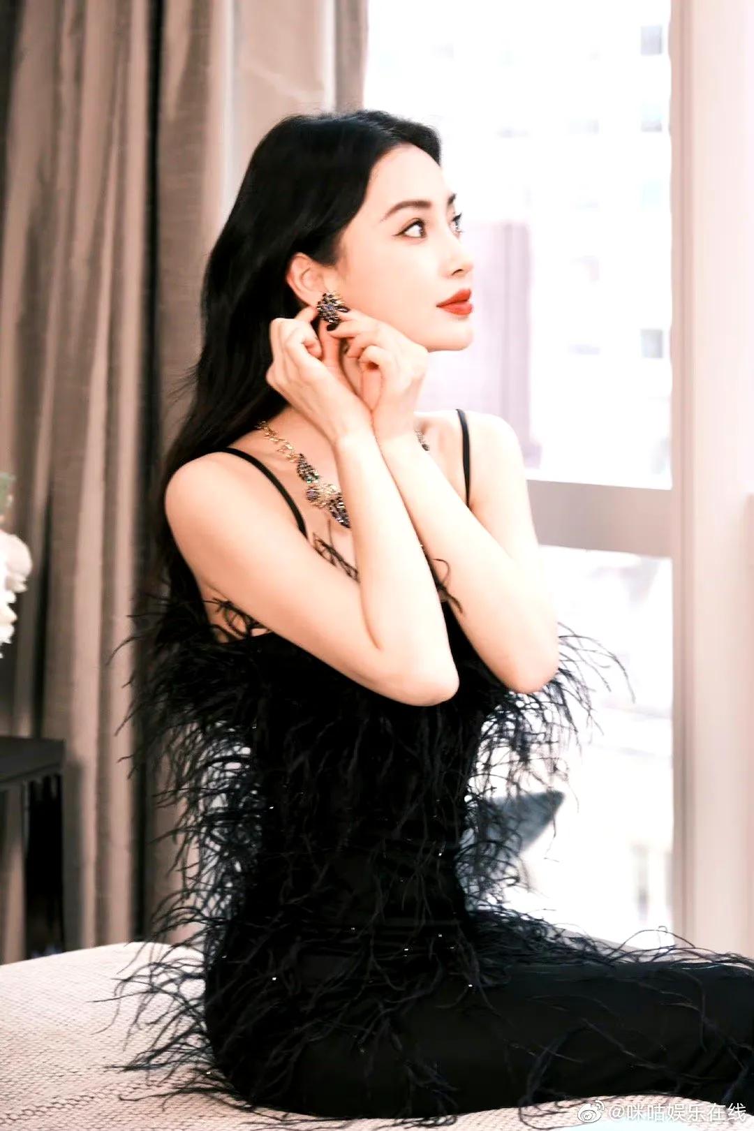 The beautiful Angelababy always surprises people, and the commercial ...