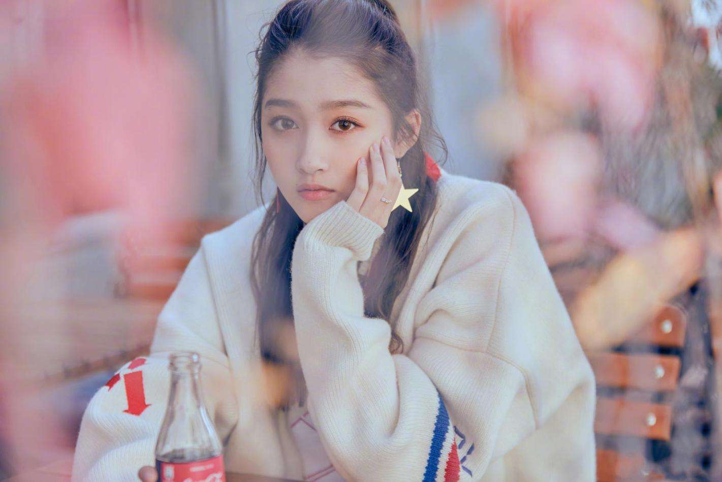 Small gossip: Wang Yanlin, Lin Yongjian, Lin Yanjun, Zhang Hanyun, Zhou ...