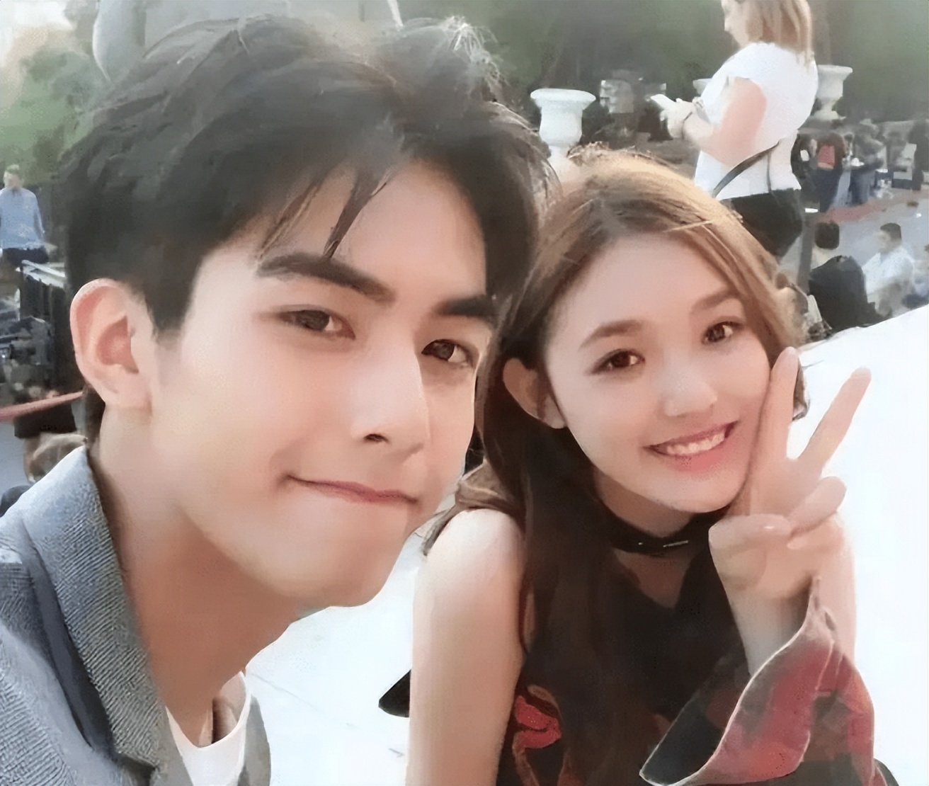 Song Weilong and Chen Qianyu's love affair exposed? Intimate photos exposed, netizens: worthy of ...