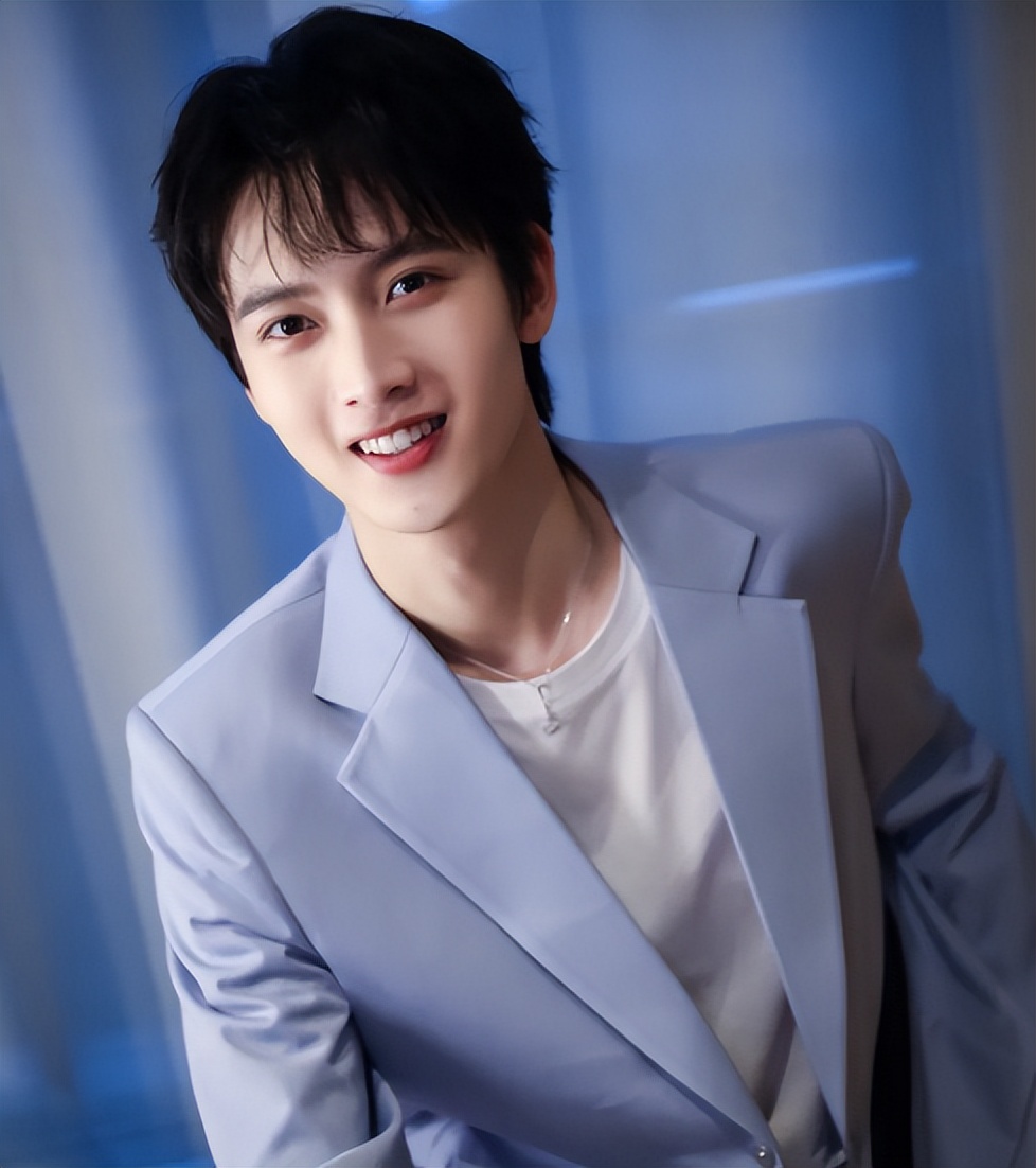 Chen Youwei and Wang Yuwen were photographed, the studio responded ...