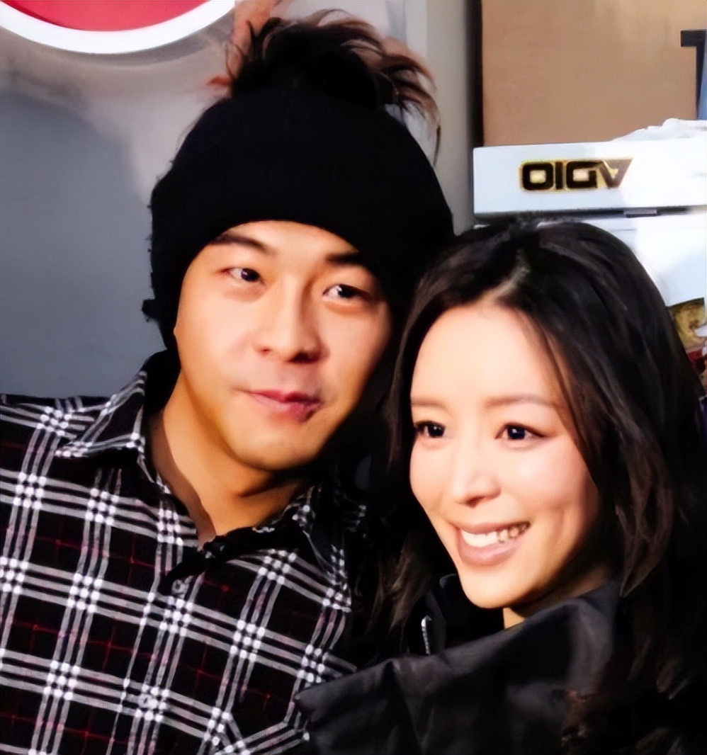 Fan Xiaoxuan, who had a tongue ring and removed her uterus for her boyfriend, but is still ...