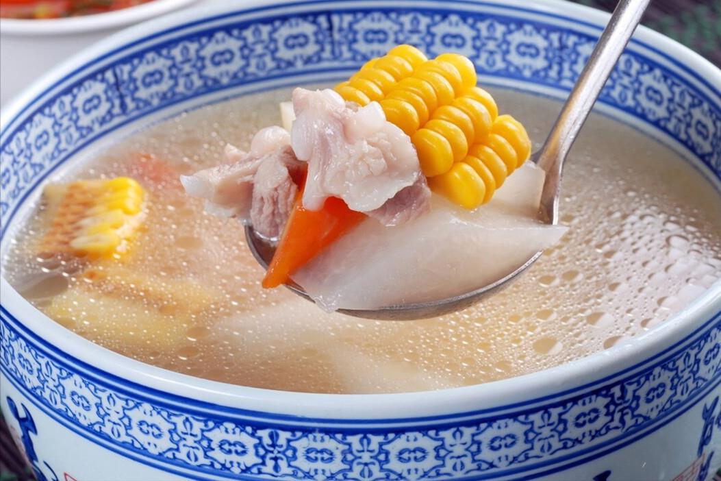 Stewed pork ribs soup, only blanching is a layman, 2 steps to make it ...