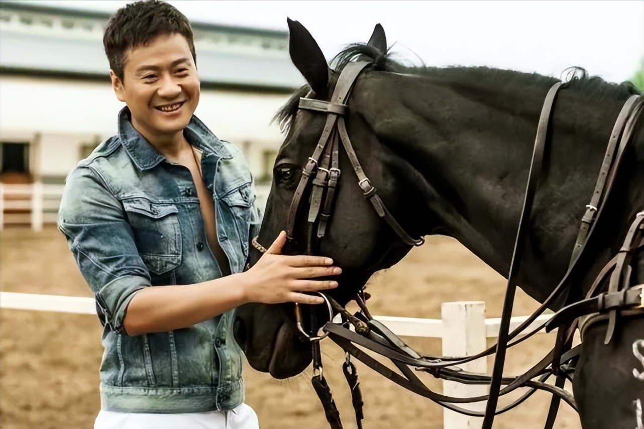 Lian Yiming: In order to marry Yang Ruoxi, he abandoned Chen Jiayan. Now his ex-wife became ...