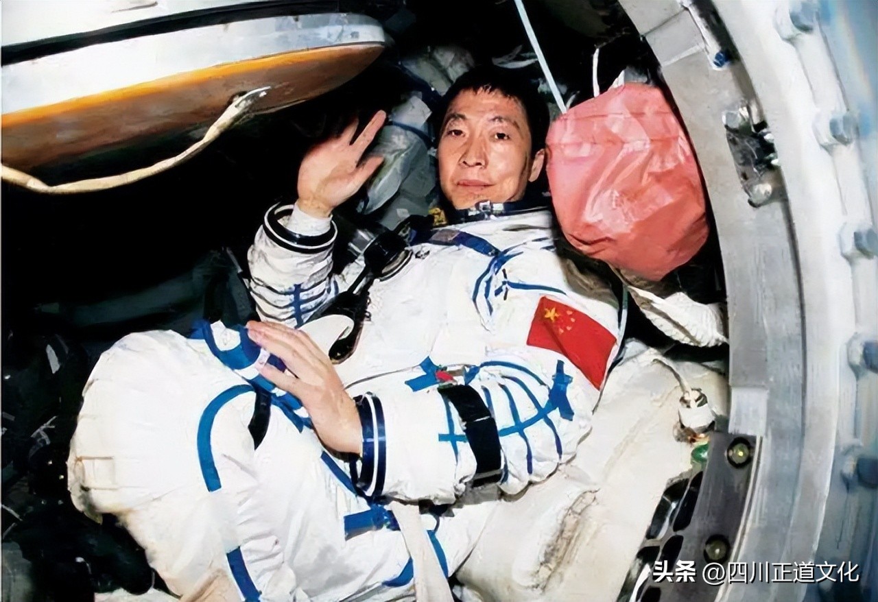 Yang Liwei heard a "knock on the door" in space, and the answer was ...