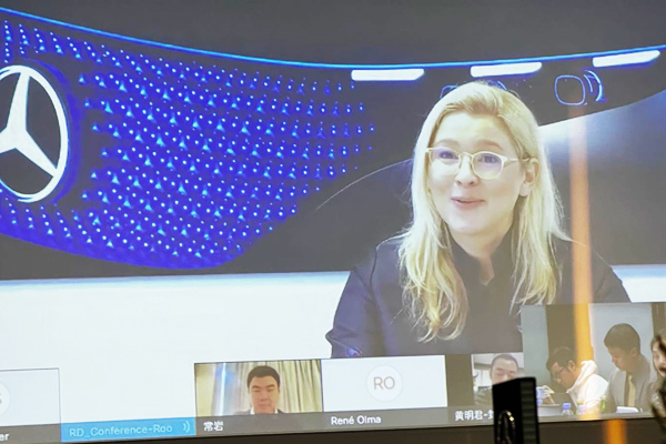 Chat with Ms. Jasmine from Mercedes-Benz about electric vehicles in the next era - iMedia