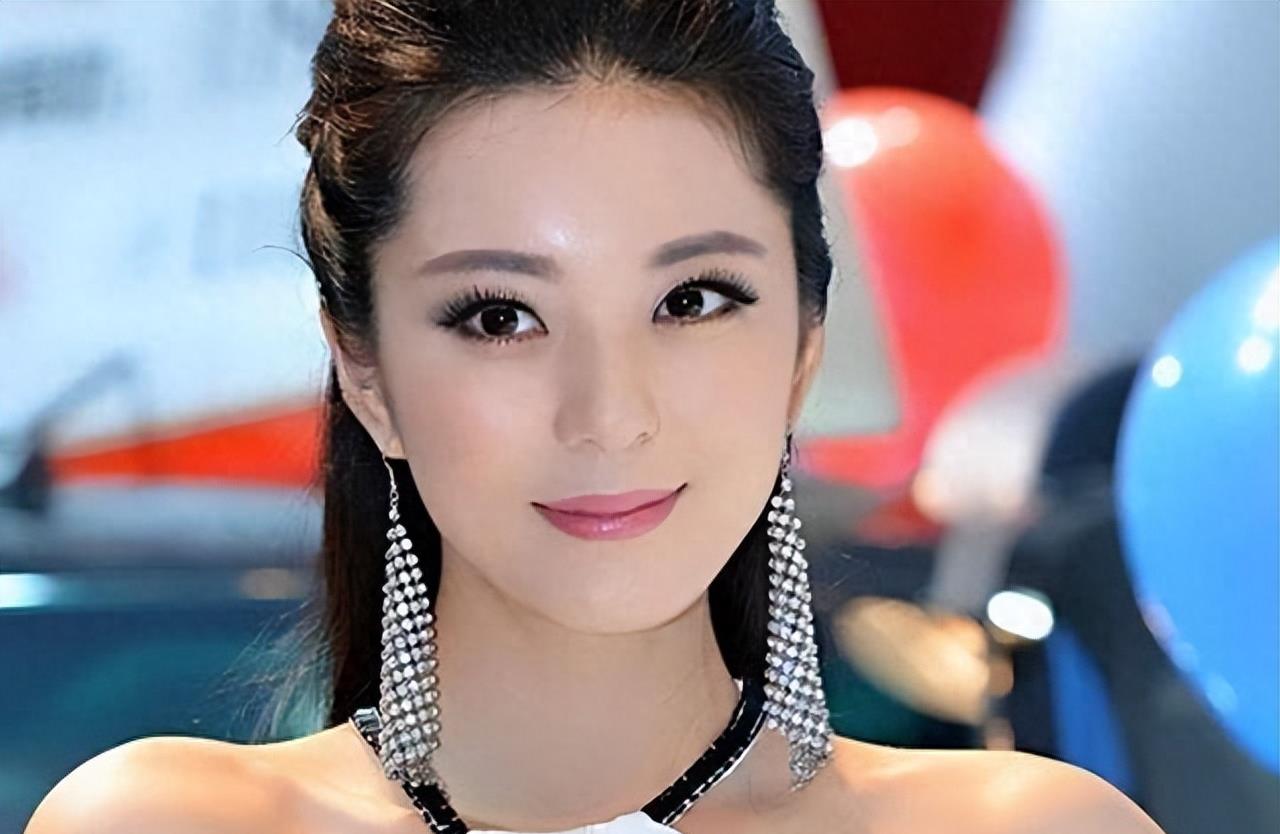 She is the woman with the best proportions in China. Even supermodels are envious of her figure ...