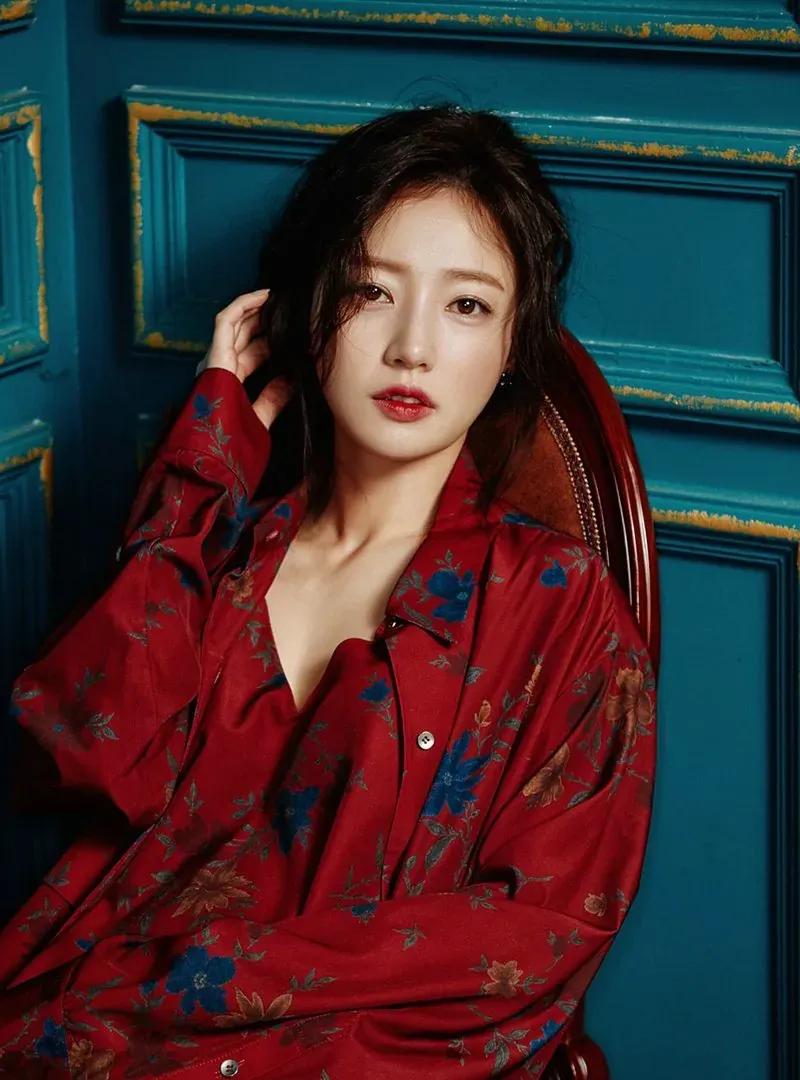 South Korea's top beauty Song Shiyun charming pictures - iNEWS