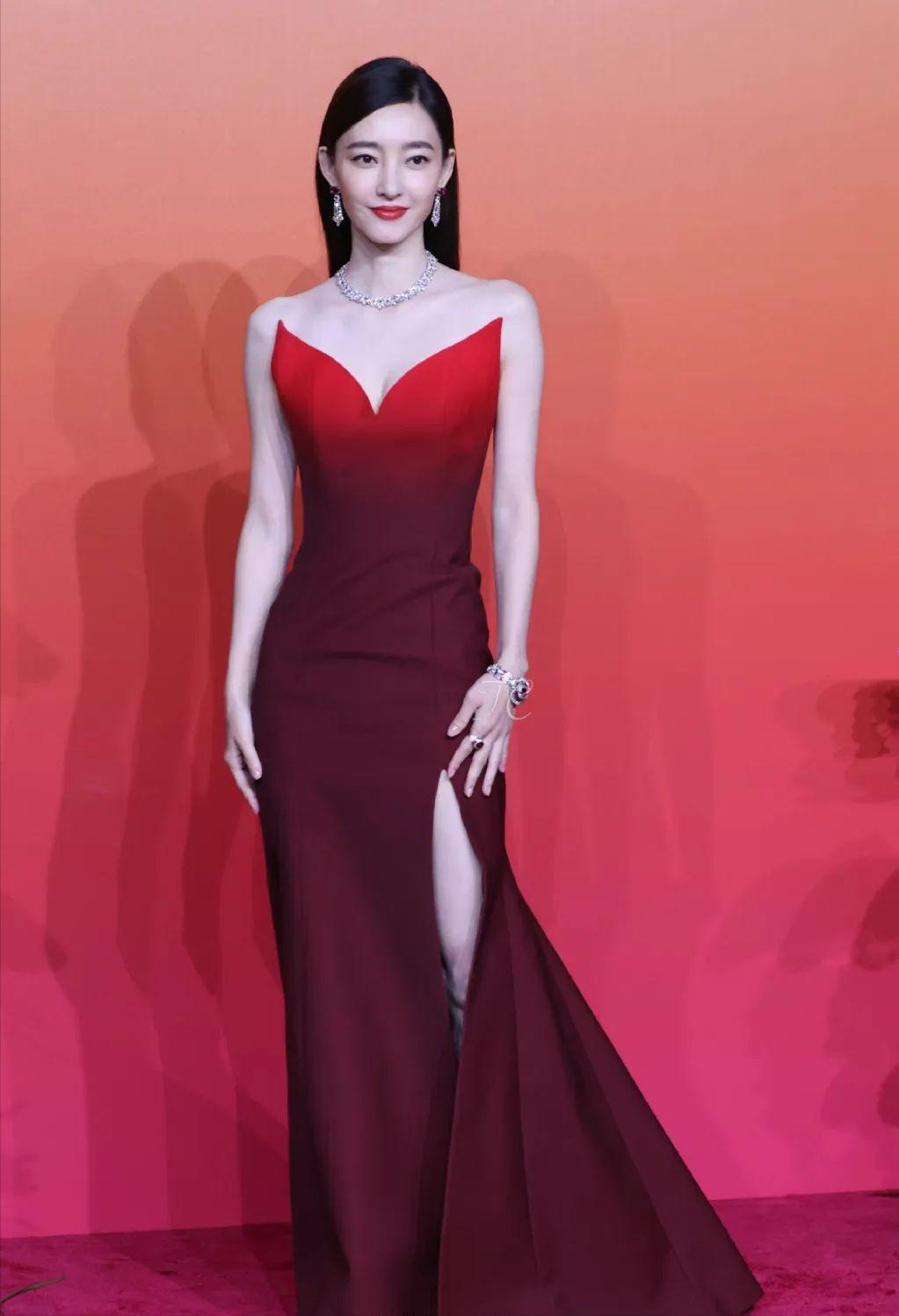 Young, cute and delicate looks are weak in front of all kinds of styles ...