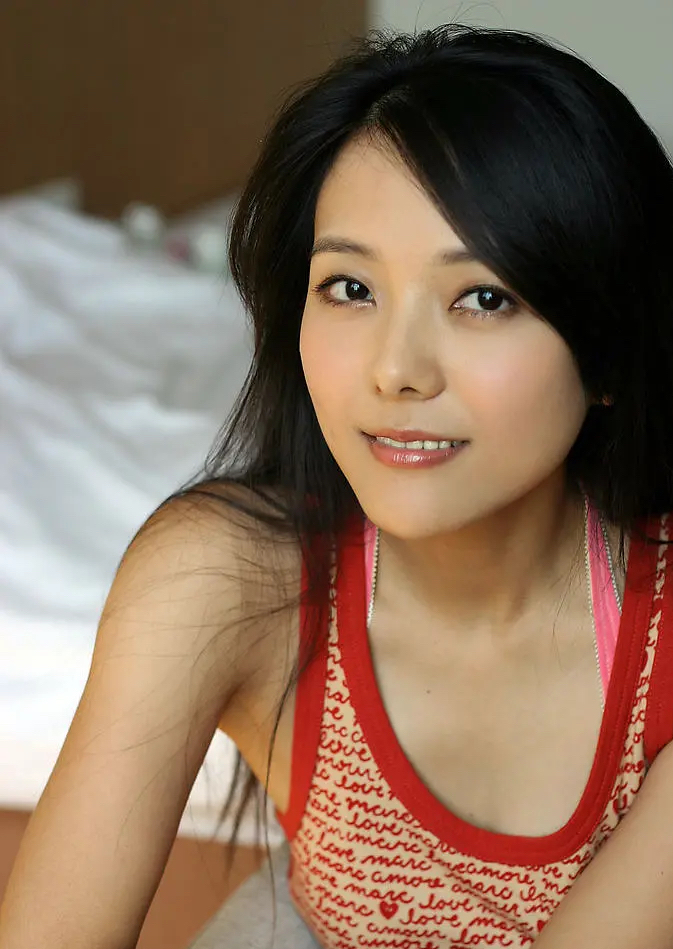 Yang Lele: After being abandoned by her first love, she turned around and married Wang Han ...
