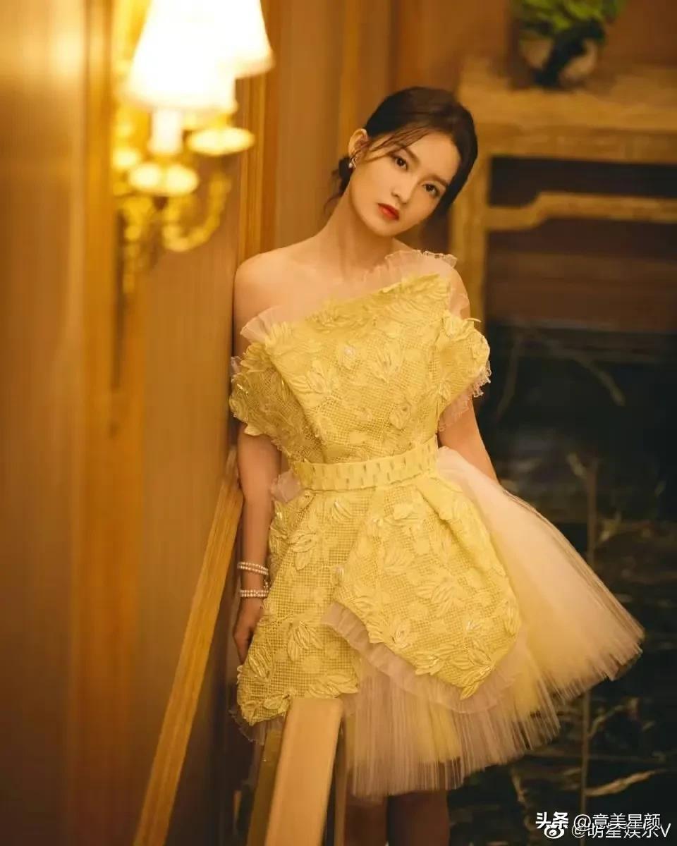 Twenty actresses wear yellow dresses, who is the most beautiful - iNEWS