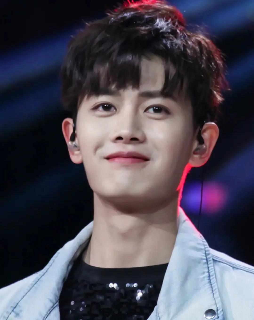 How miserable was Ren Jialun's early life?He was hidden for love when ...