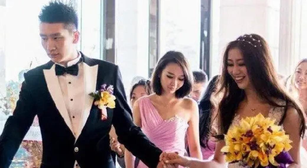 Entertainment gossip broke the news; Zheng Shuang, Ding Ding, Gu Chen, Wu Xin, Zhang Hanyun - iNEWS