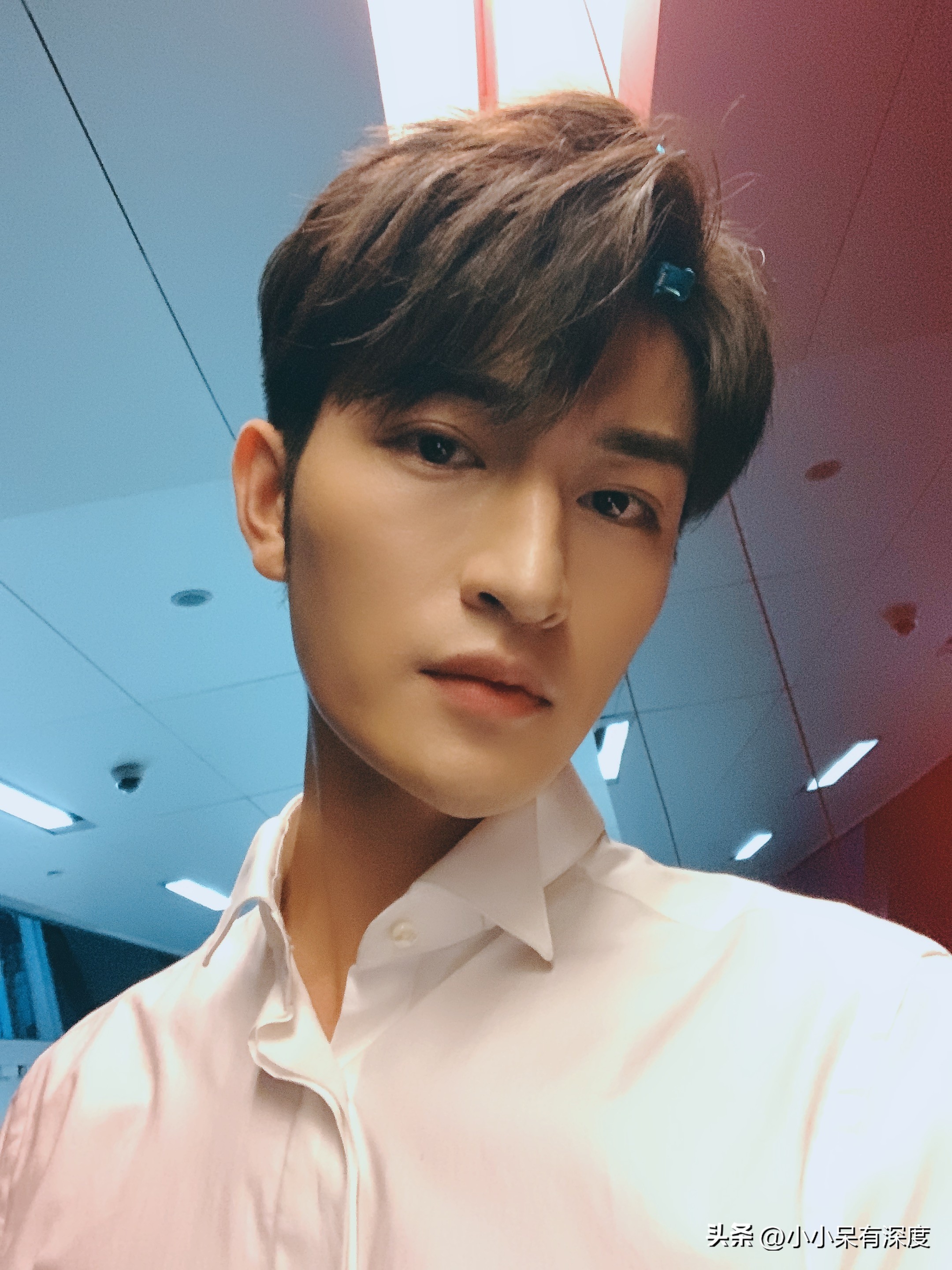 CCTV host Yin Song is not only handsome, but also very talented. He is ...