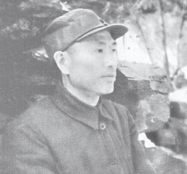 After Deng Hua was criticized in 1959, he was expected to continue to ...