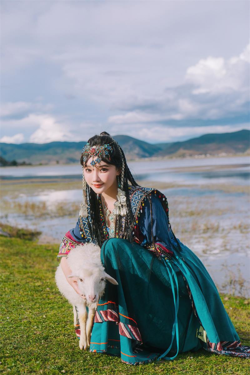 Actress Sun Xinya's ancient Tibetan costume is pure and sweet like a ...