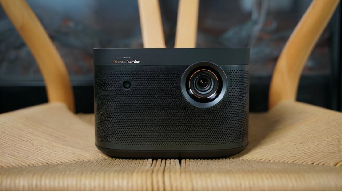 Starting a projector for the New Year's Day?XGIMI NEW Z8X is worth it - iNEWS