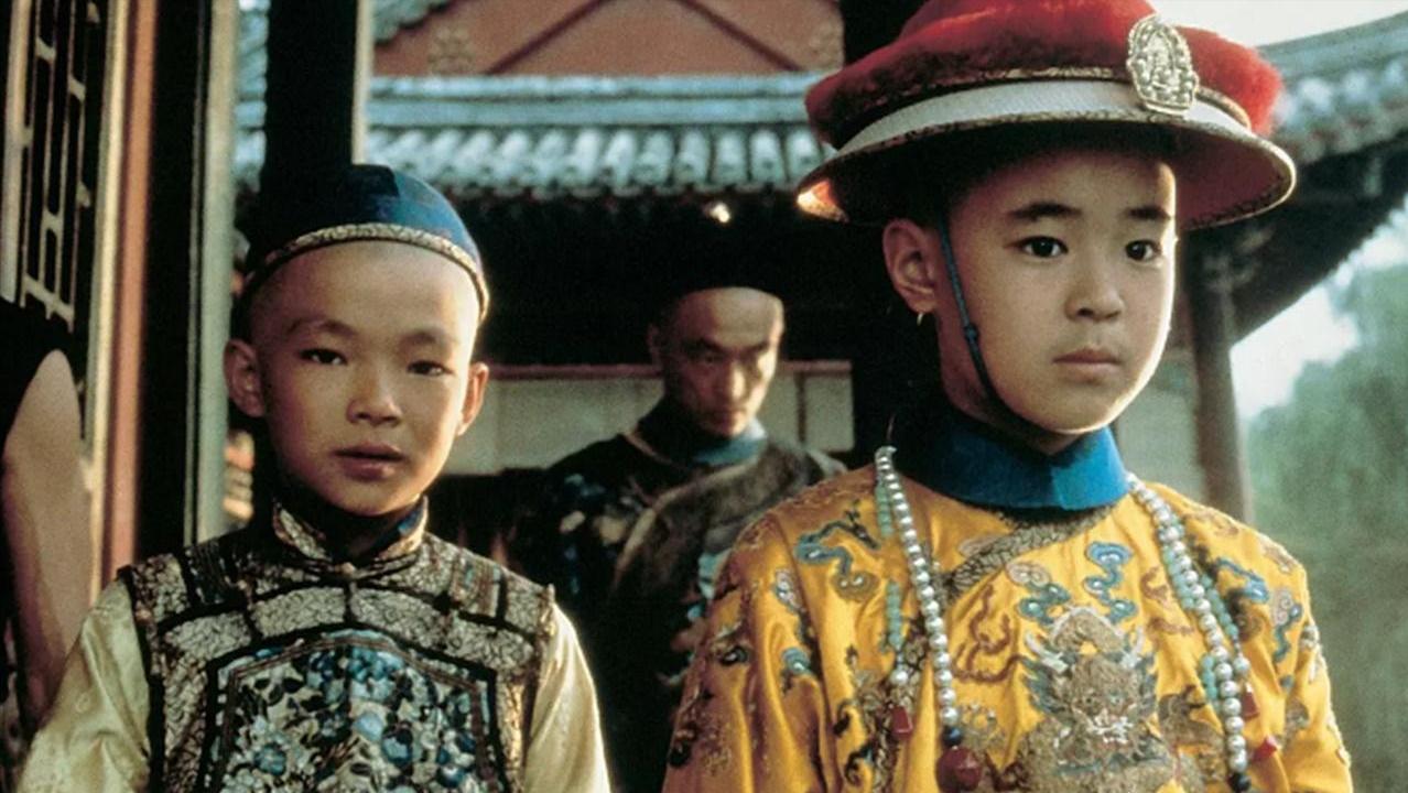 After Puyi was released from prison, he went to visit the eunuch who ...