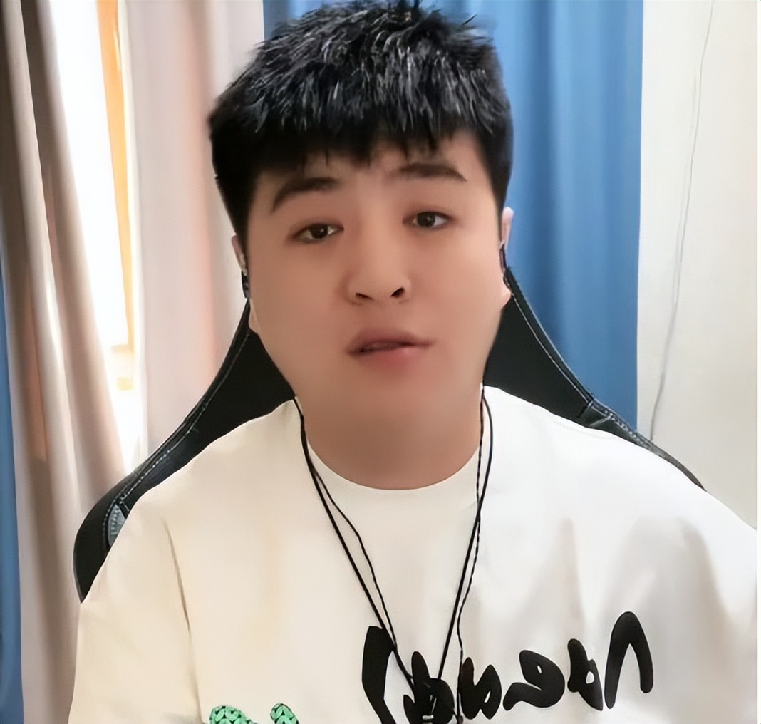 Pan Ke whitewashed himself, and his live broadcast performance was ...