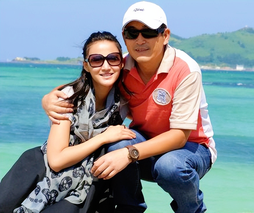 Zhang Xinyi and Yang Shupeng divorced for 8 years: she married an unmarried boy as a mother, and ...
