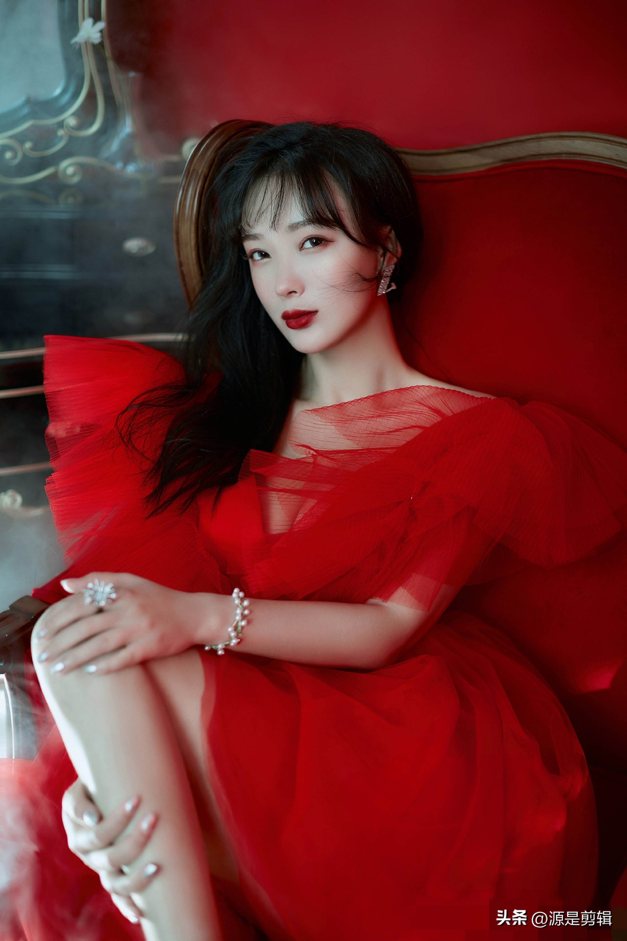 Appreciation of beautiful photos of Wang Li Danni in a sexy red dress - iMedia