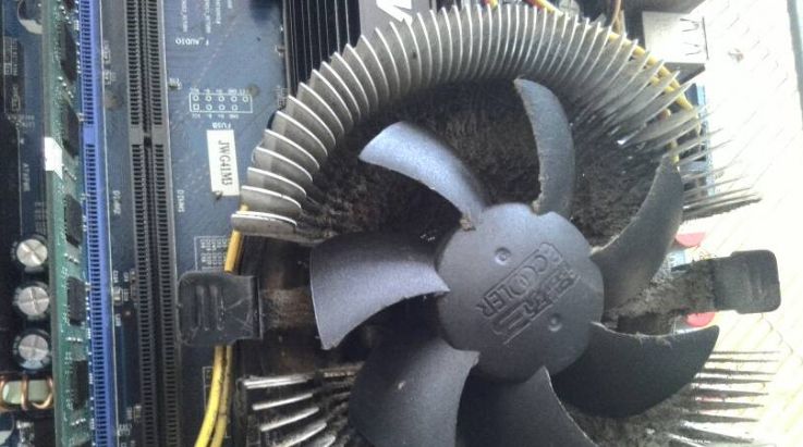 What causes the computer to make a loud buzzing noise? - iNEWS