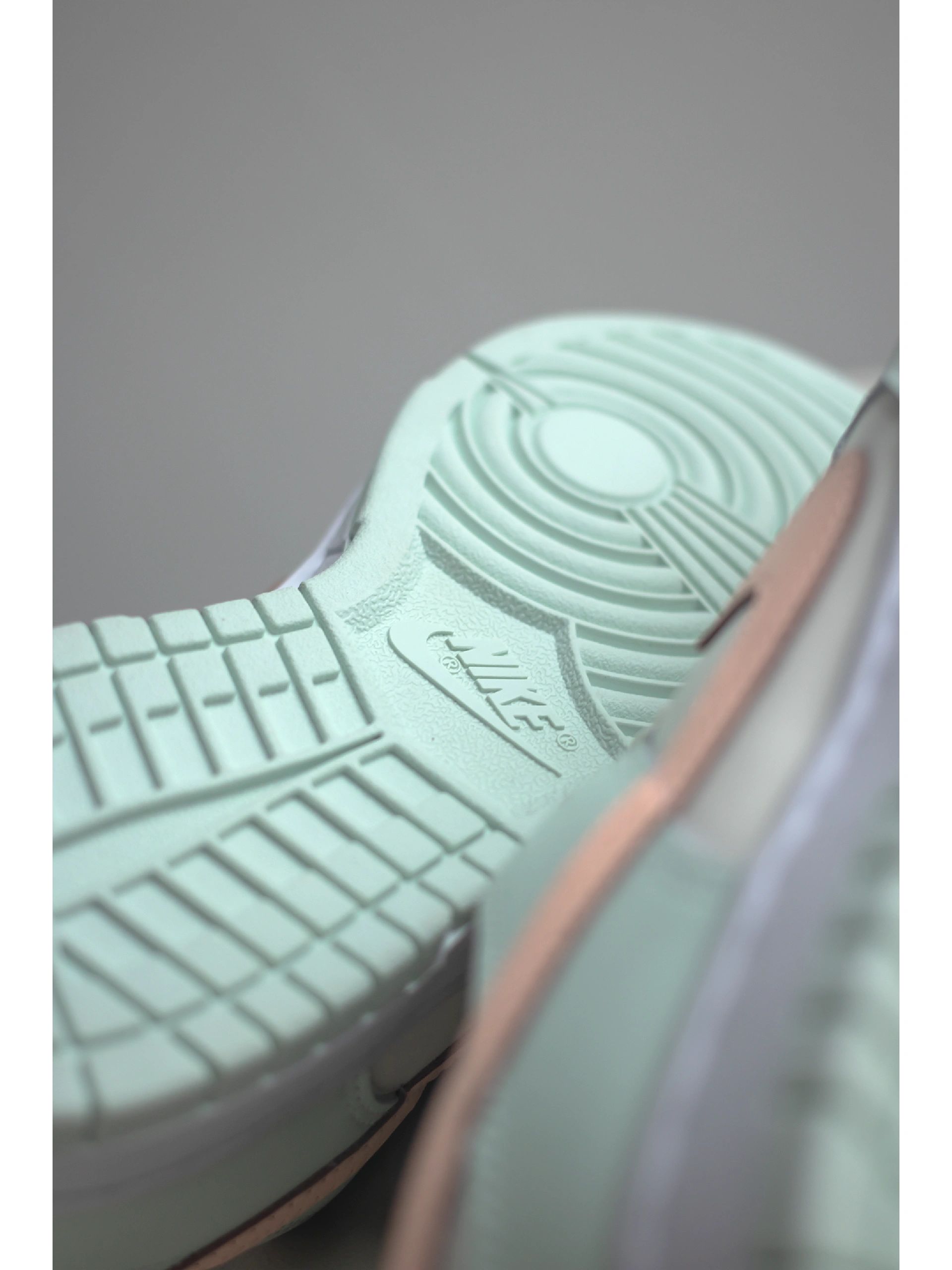 June! ! ! Time to buy new shoes! - iNEWS