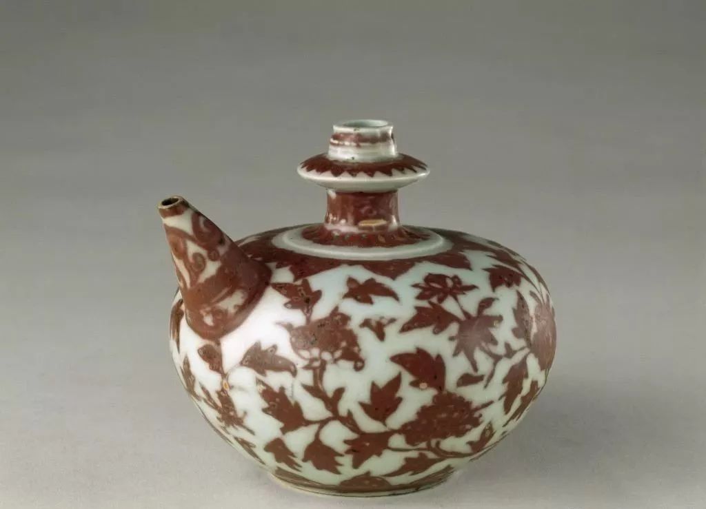 Nobility in Porcelain - Underglaze Red - iNEWS