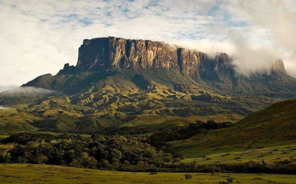 The largest plateau in the world, which occupies more than half of a ...