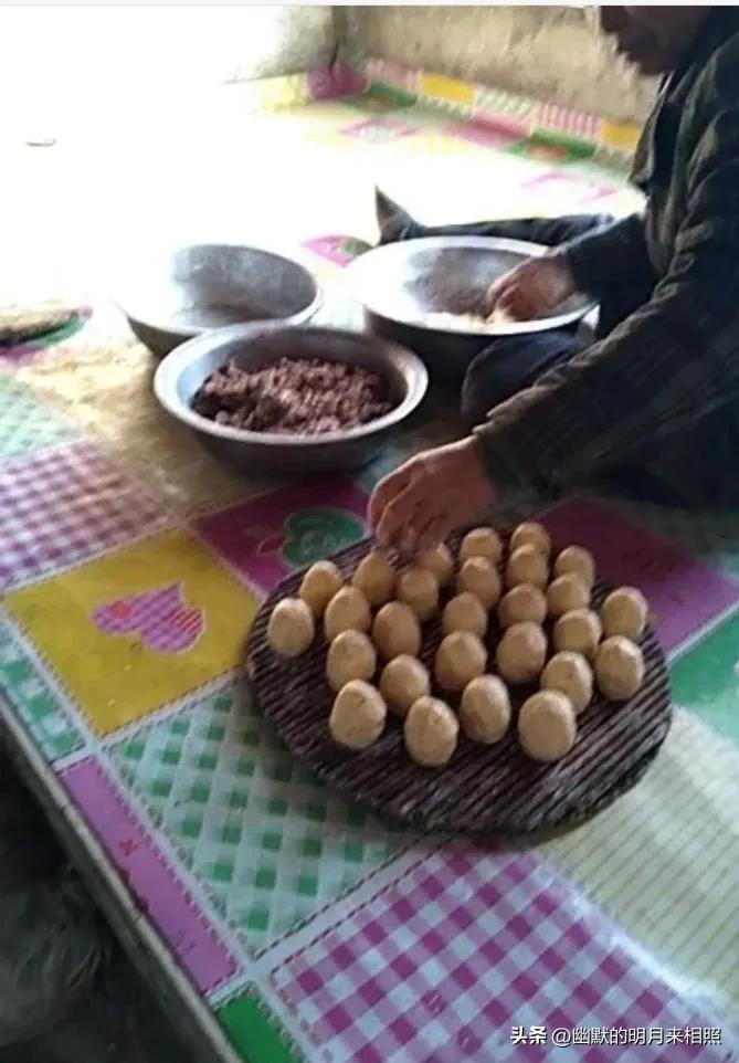 Round sticky bean buns, full of fatherly love. - iNEWS