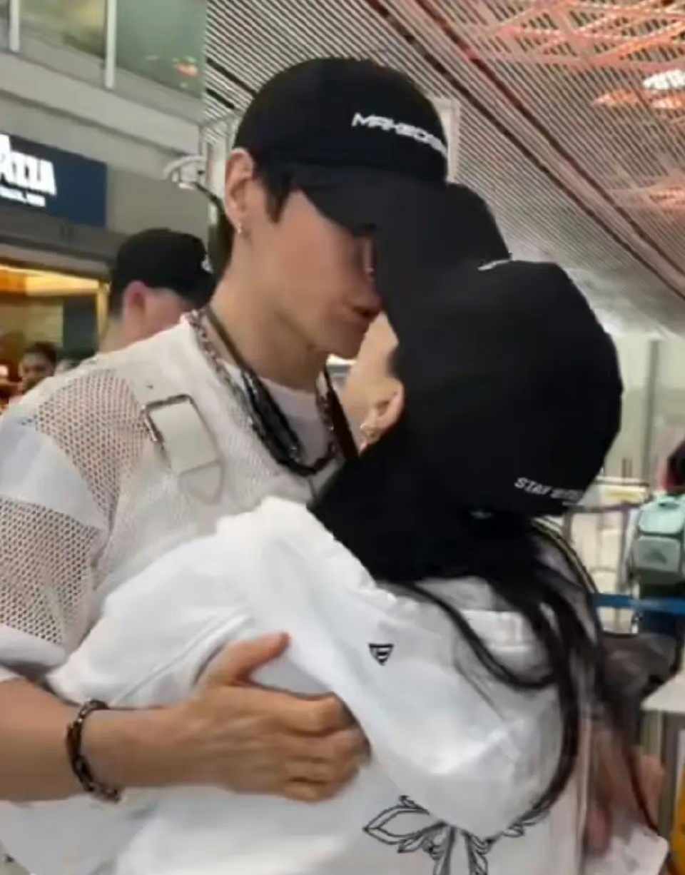 Exposure! Wei Daxun and Qin Lan did not break up, and they were photographed showing their ...