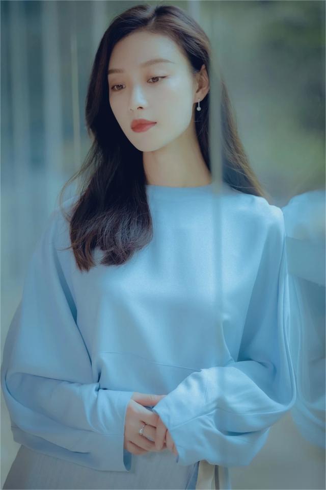 Ni Ni is really thin, beautiful and sexy - iMedia