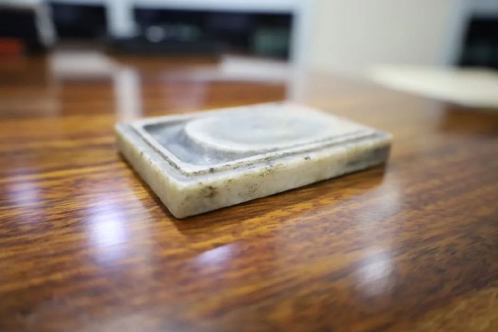 Cheng Dapao talks about collecting: This Shoushan stone inkstone is a ...