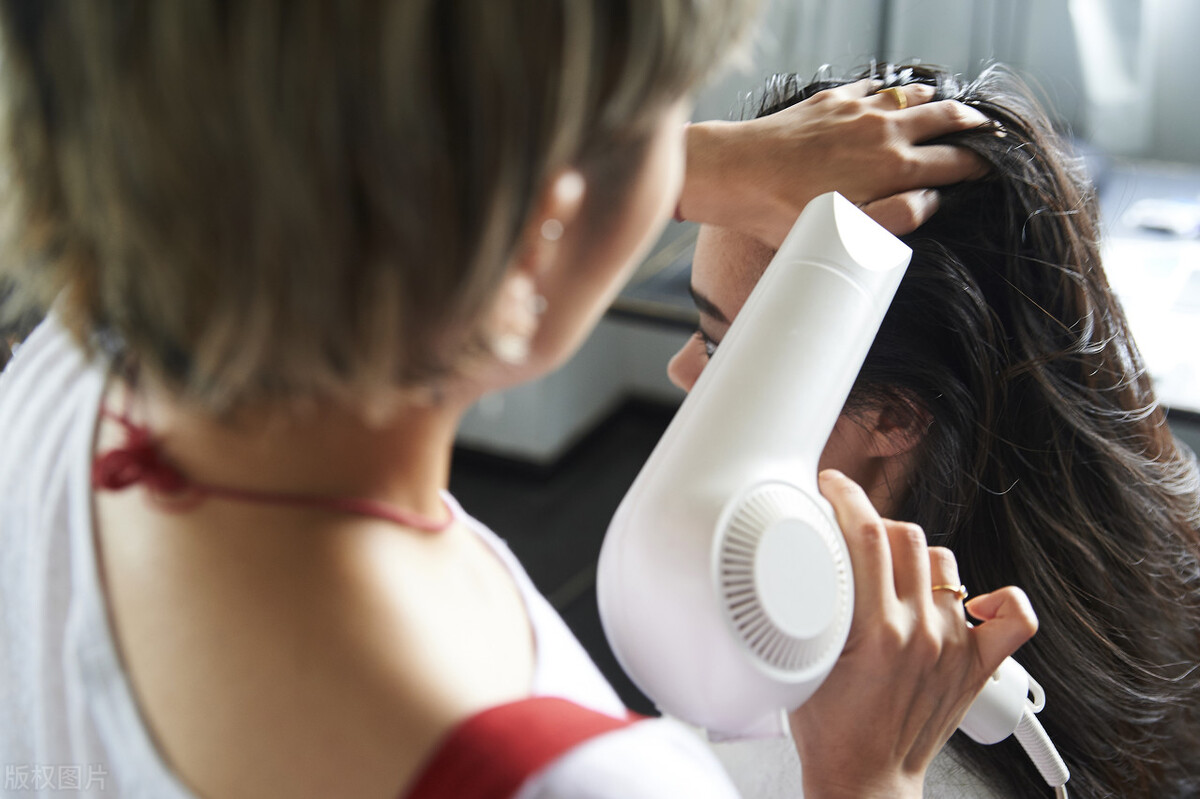 7 tips to teach you to use a hair dryer to dry your hair without ...