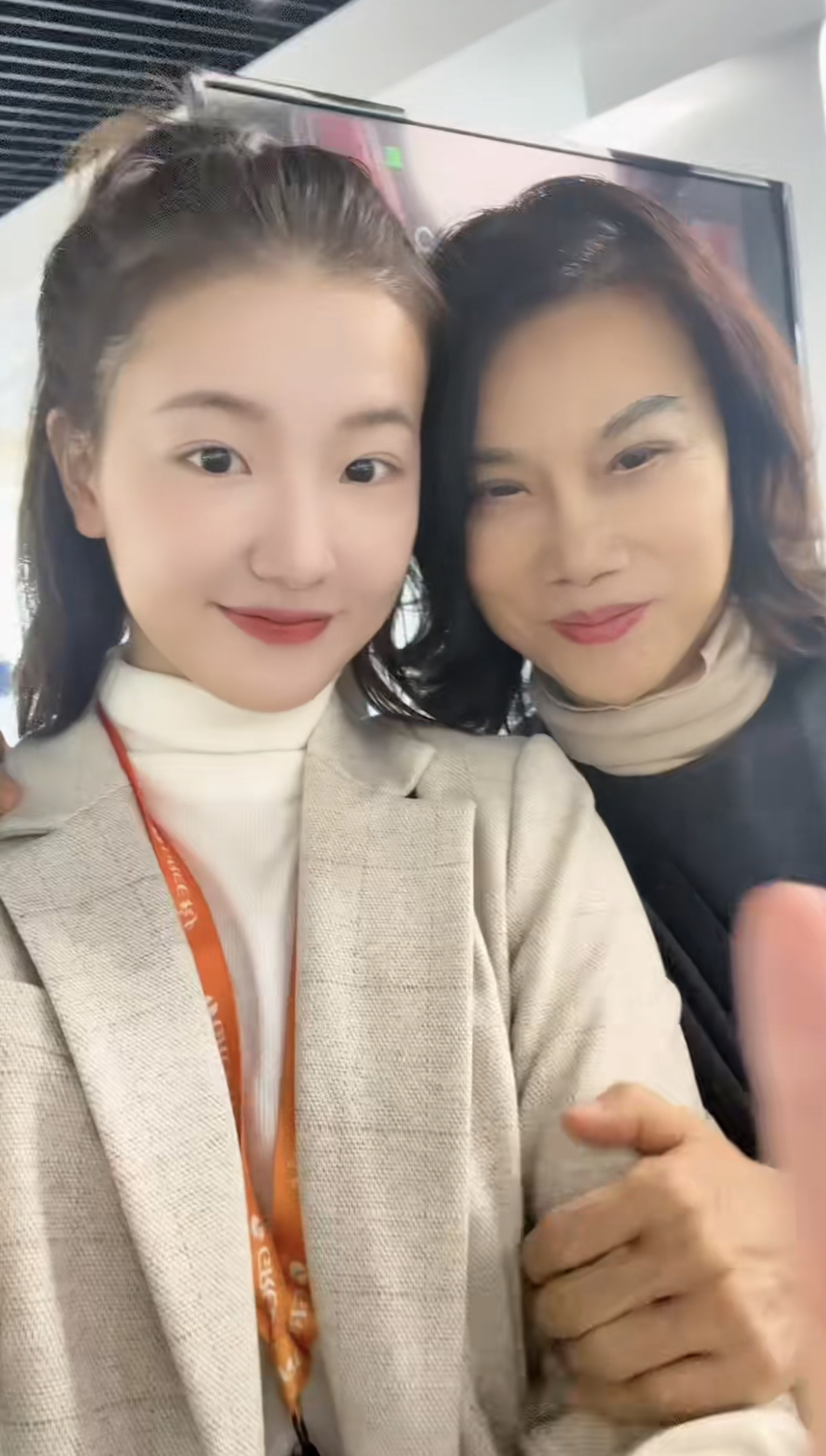 68-year-old Dong Mingzhu became so thin that she became an awl face!The appearance has changed ...