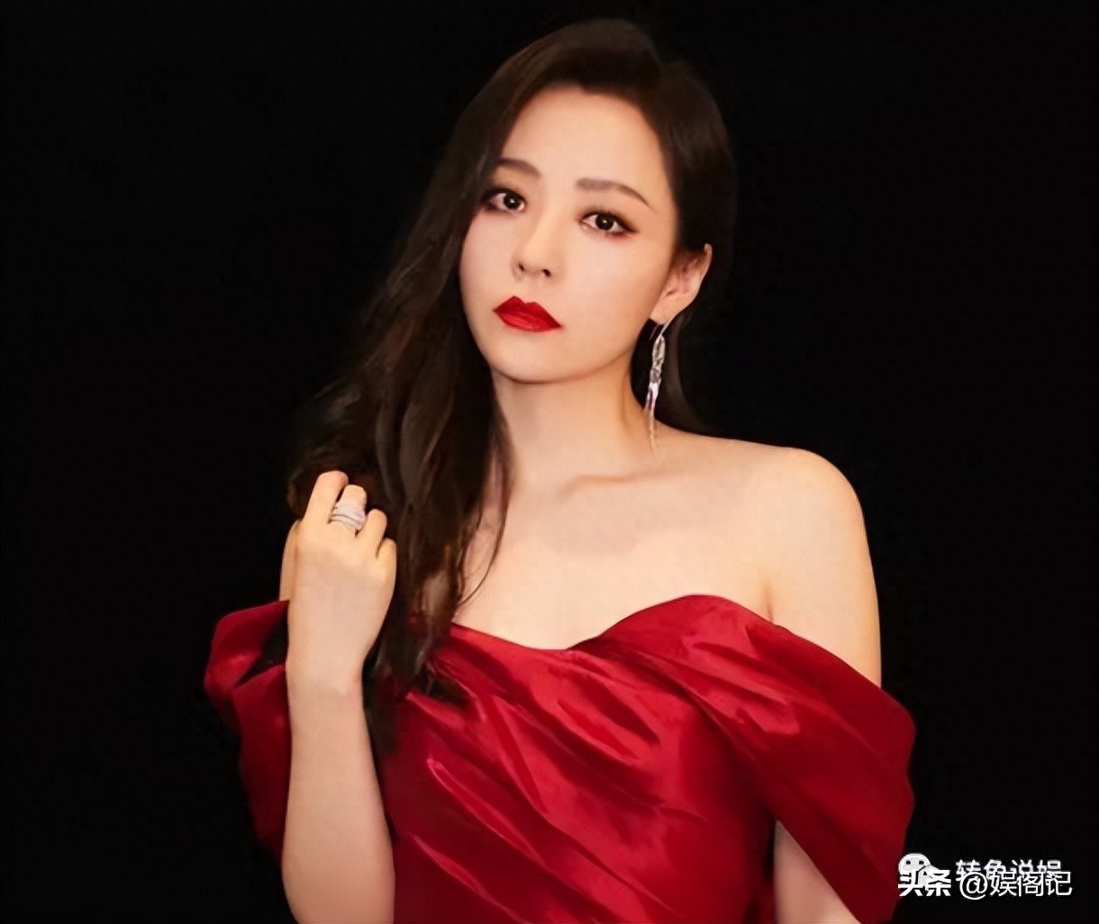Scammed for 15 years! Zhang Liangying had her breasts nailed, and the final breakup fee was as ...