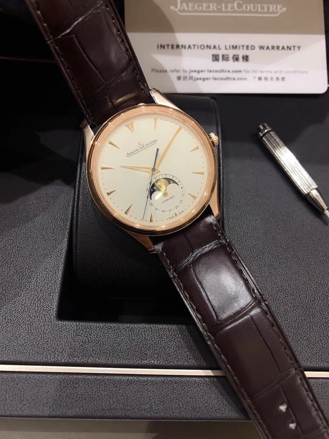 The Jaeger-LeCoultre Master series ultra-thin moon phase full gold ...