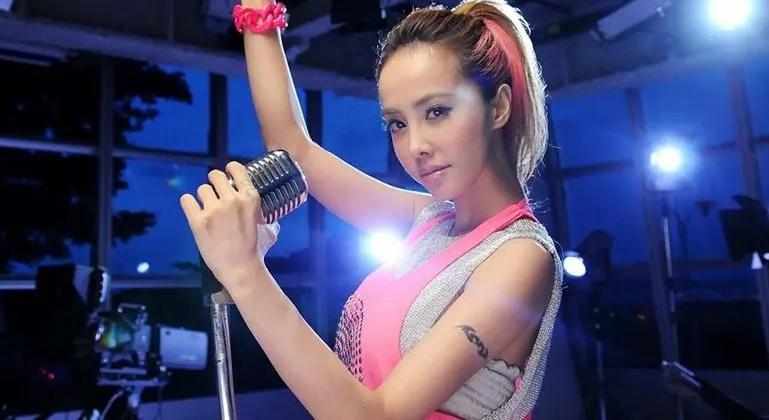 Jolin Tsai, who has disappeared for a long time, was exposed as suspected of having a child and ...
