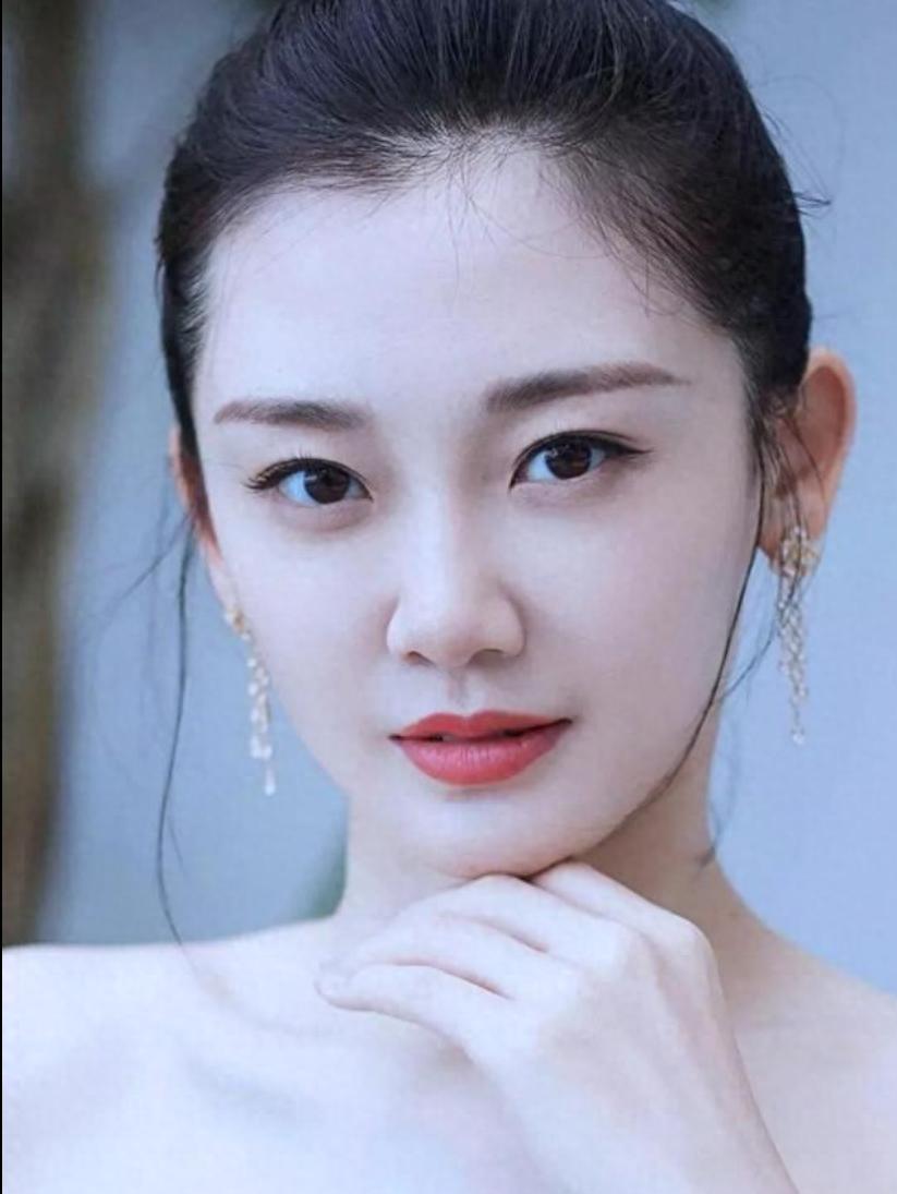 Feng Xiaogang said bluntly: She is so good at pretending that she will never be famous in her ...