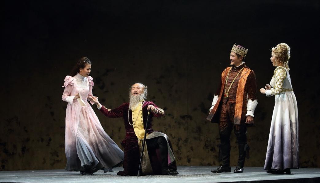 Why is it said that the protagonist of "Hamlet" is a tragedy of the ...