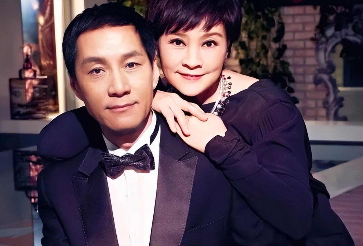 Feng Yuanzheng: Marrying Liang Danni, who is 8 years older than her in her second marriage, and ...