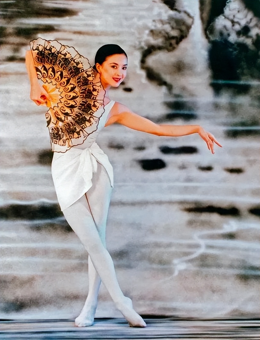 "The most beautiful Concubine Yang Gui" insisted on chartering a flight ...