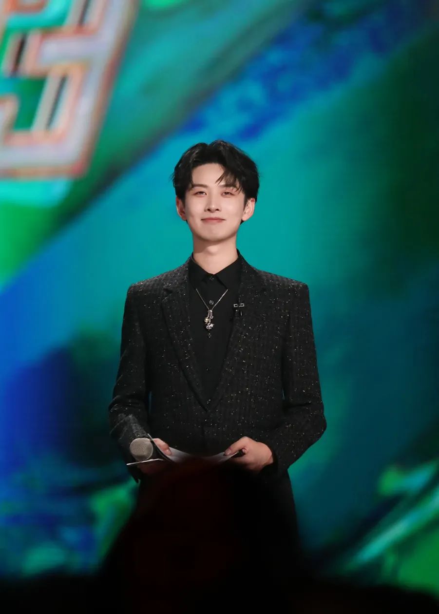 Mango TV host Qi Sijun collapsed at home - iMedia