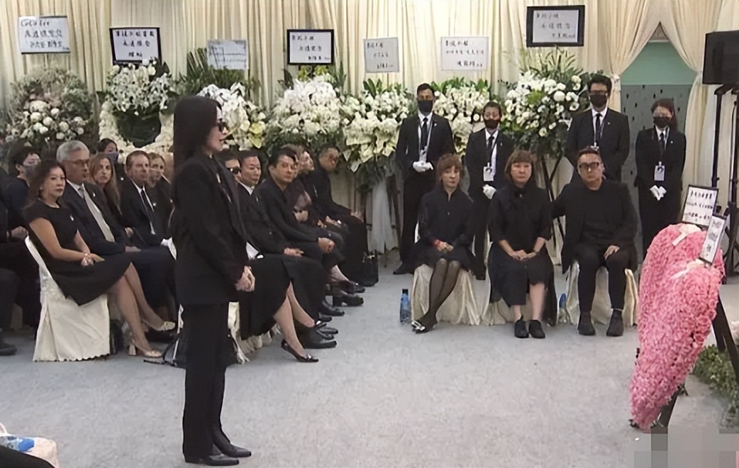 Coco Lee's funeral was full of ugliness: the second sister went crazy ...