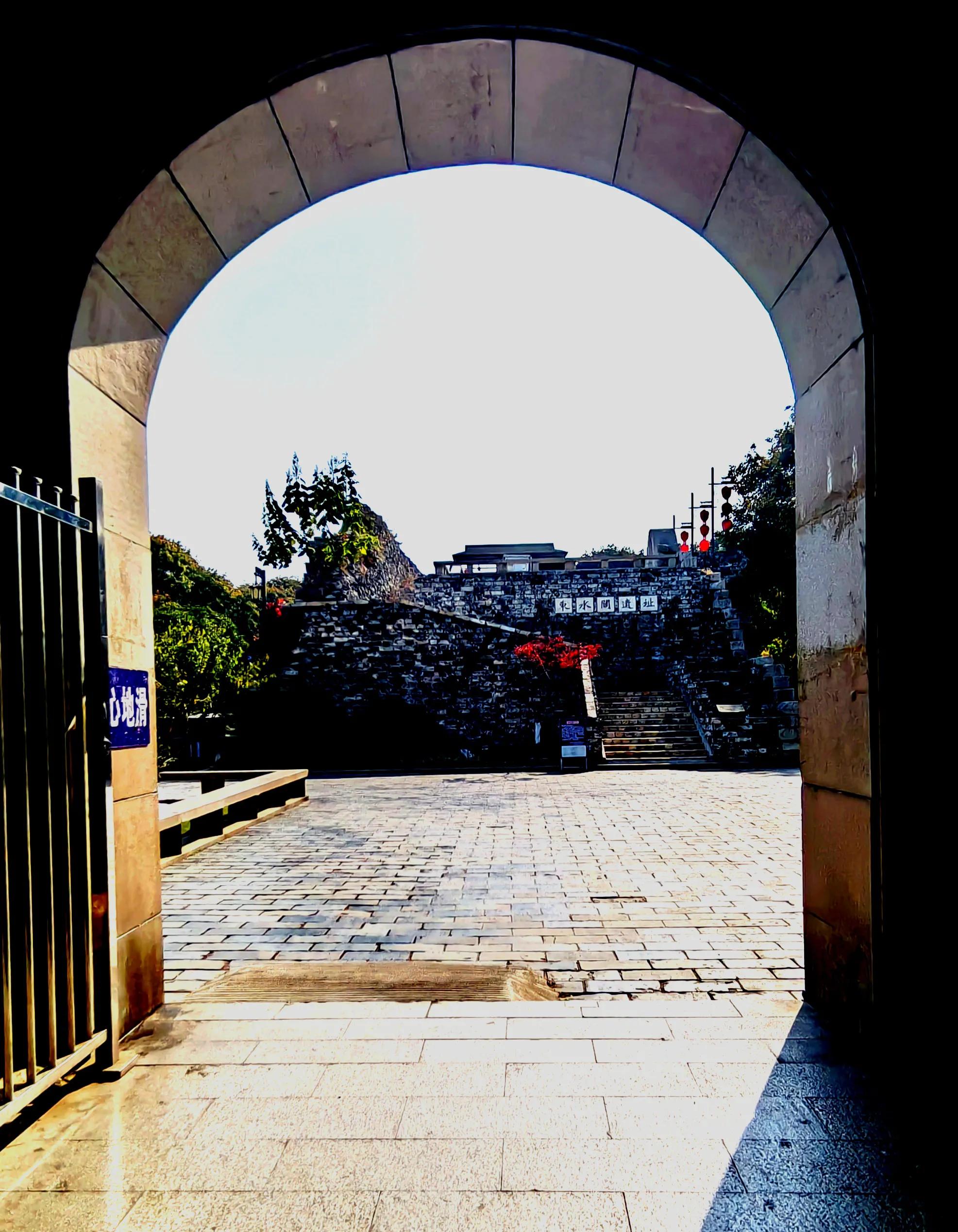 Dongshui Pass of Ming City Wall - iNEWS