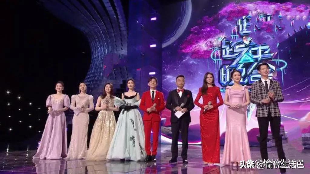 The New Year's Eve ratings top three, Wang Junkai broke the top three ...